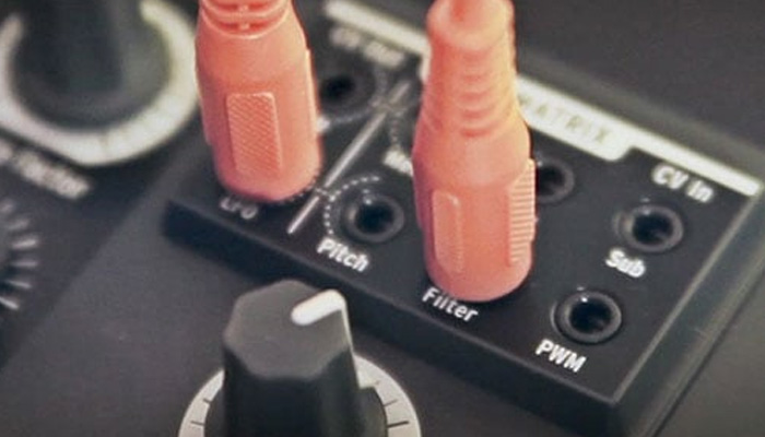 Купить синтезатор Arturia MicroBrute по цене от 27376 руб ...